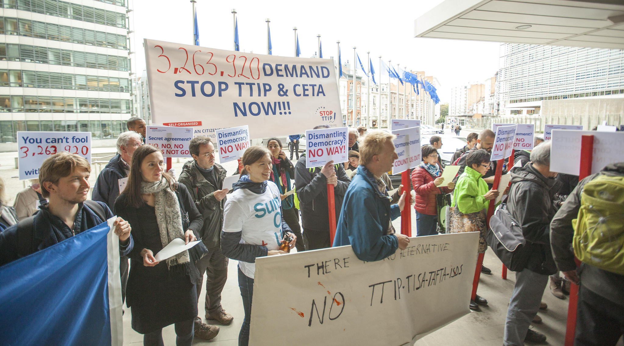 Help defeat TTIP by making a monthly donation to SumOfUs.