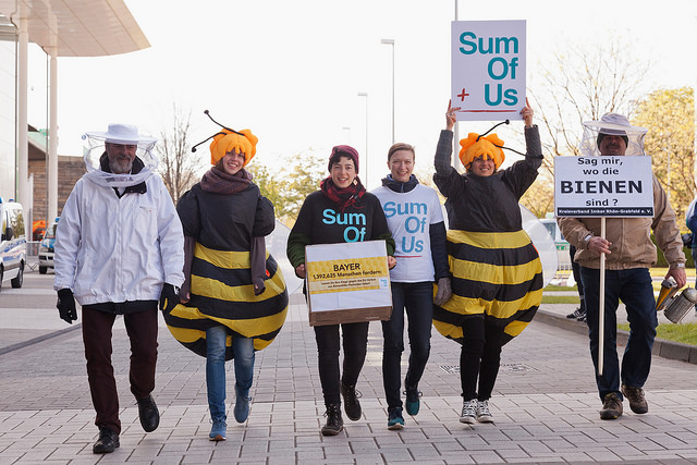 Support SumOfUs in 2018 with a special monthly gift