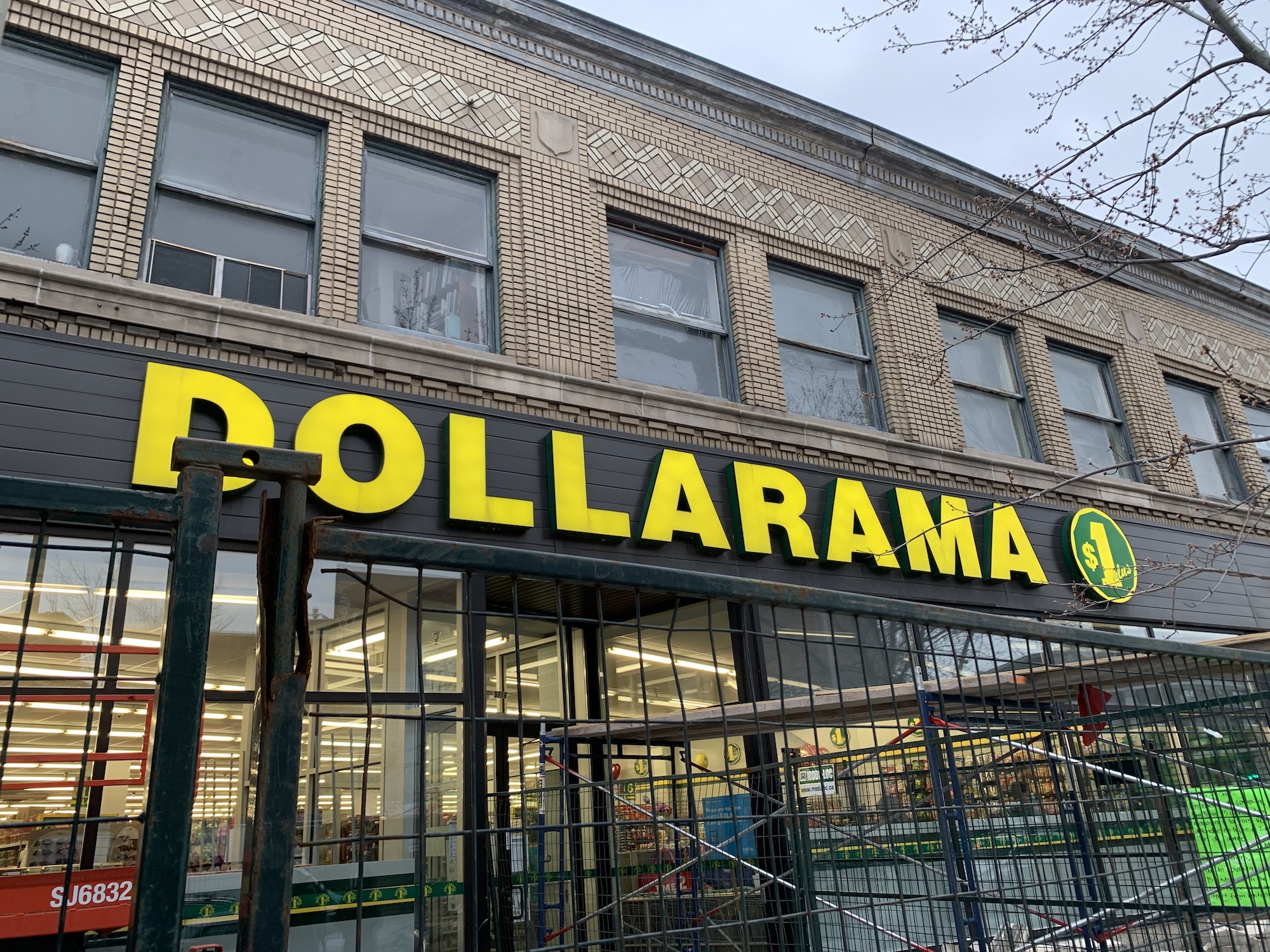 Dollarama protect your workers and give them a 2$/hour pay increase