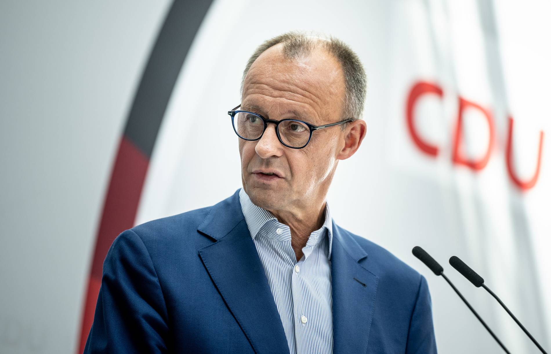 Fordern Sie den Rücktritt des CDU-Chefs Friedrich Merz!